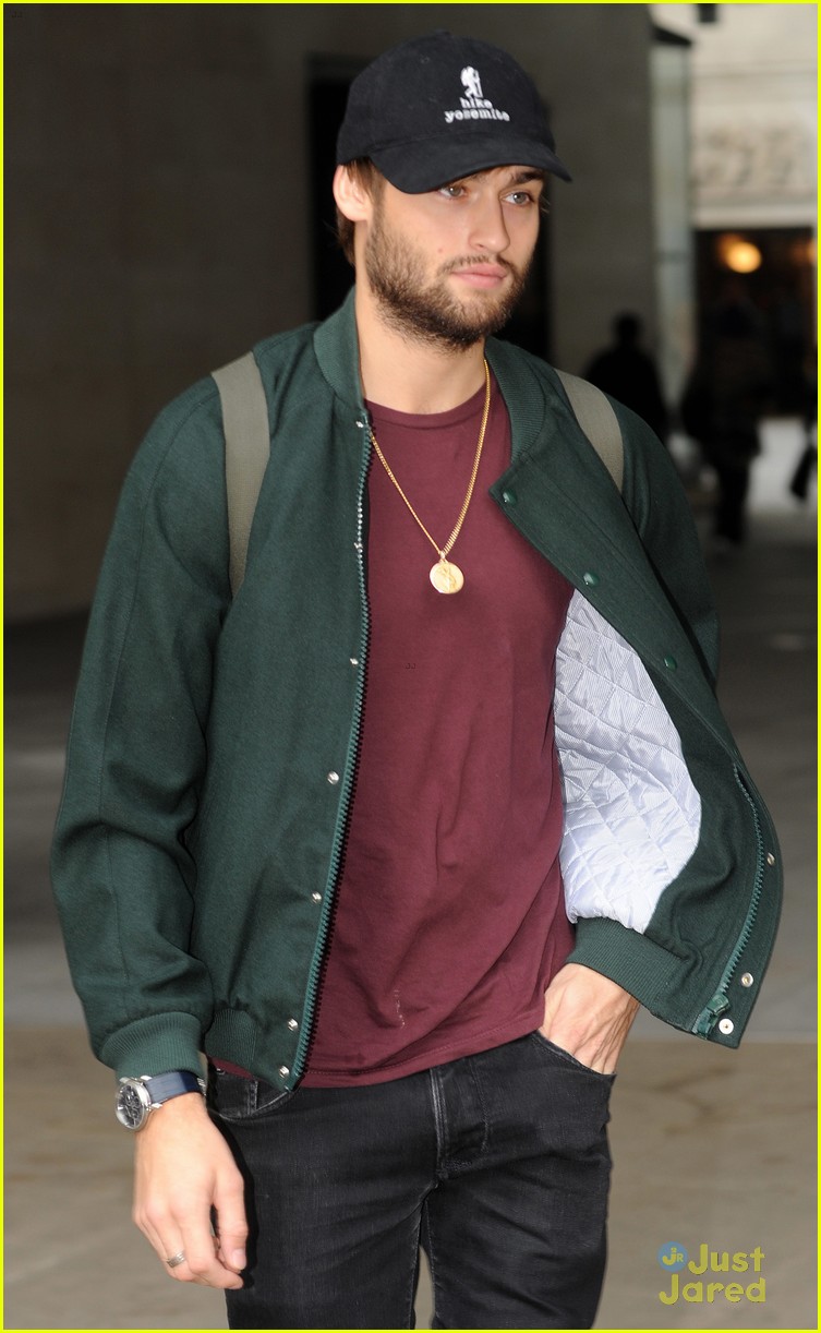 Jessica Brown Findlay & Sam Claflin Premiere 'The Riot Club' in London ...