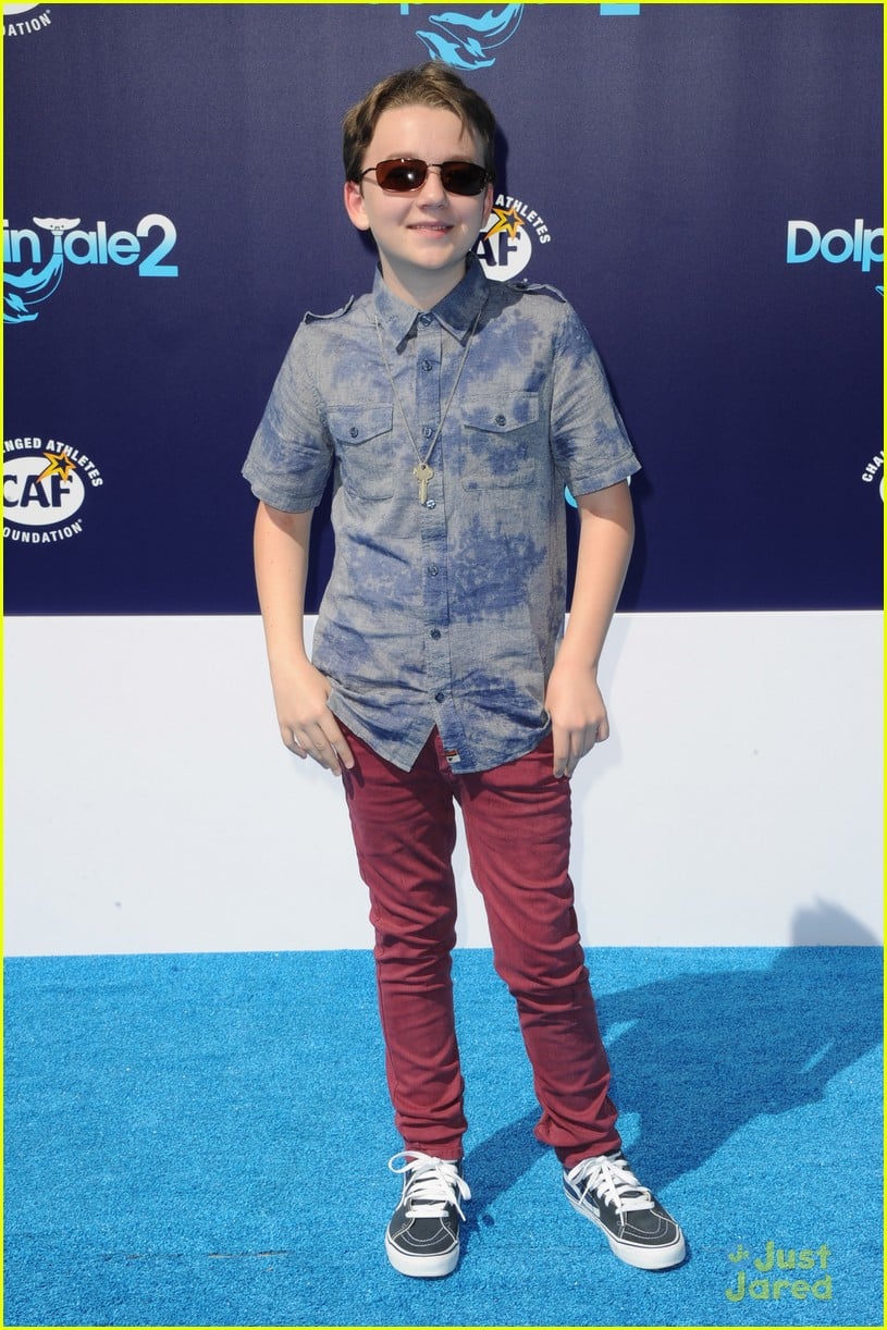 Benjamin Stockham & Paris Berelc Stop By the 'Dolphin Tale 2' Premiere ...