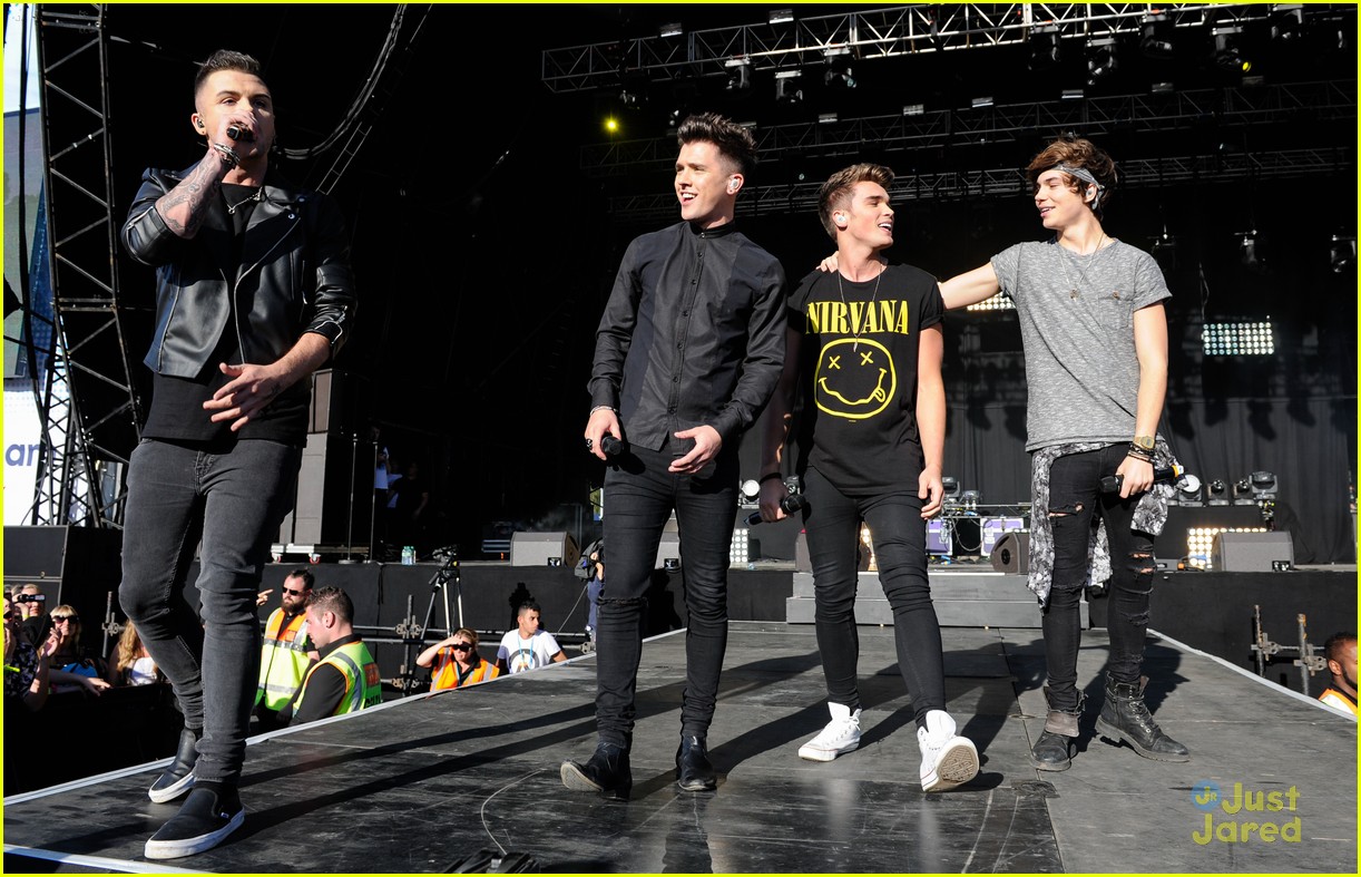 Union J's JJ Hamblett Jumps Off Stage at Fusion Festival 2014! | Photo ...