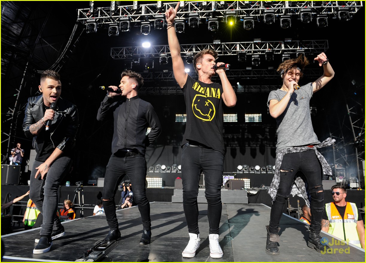 Union J's JJ Hamblett Jumps Off Stage at Fusion Festival 2014! | Photo ...
