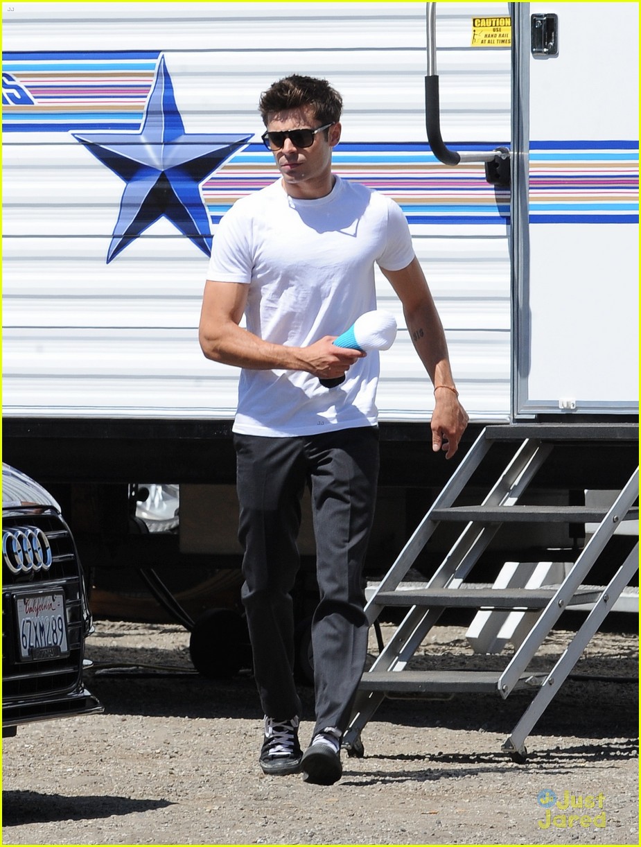 Zac Efron Switches into a Suit on 'We Are Your Friends' Set | Photo ...
