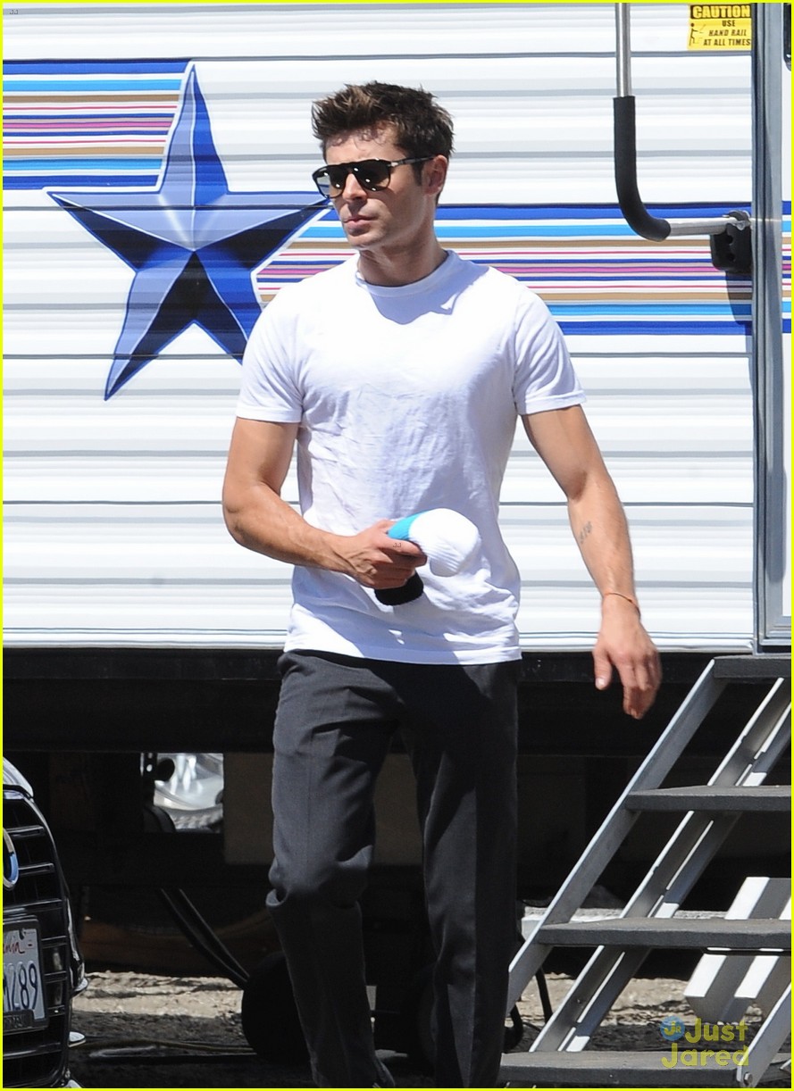 Zac Efron Switches into a Suit on 'We Are Your Friends' Set | Photo ...