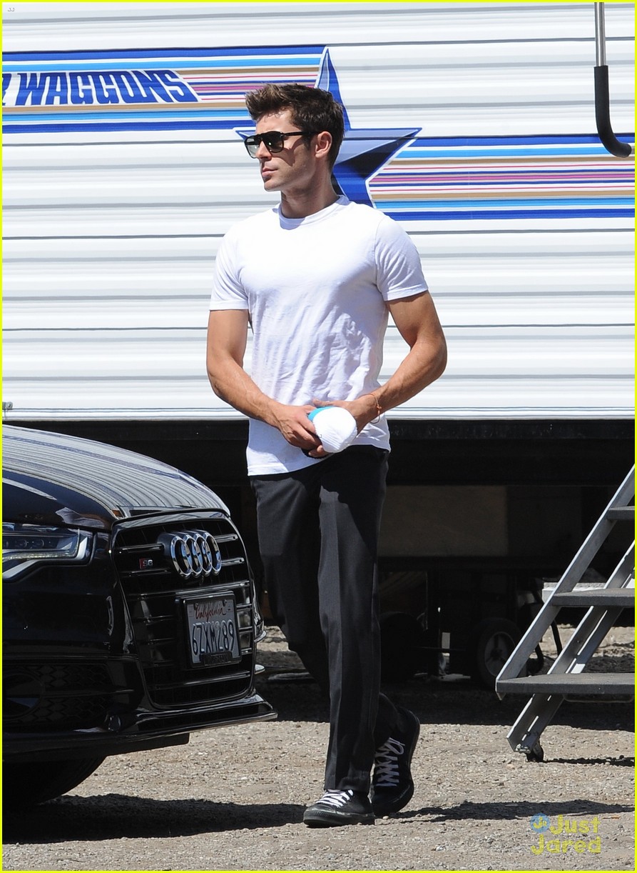 Zac Efron Switches into a Suit on 'We Are Your Friends' Set | Photo ...