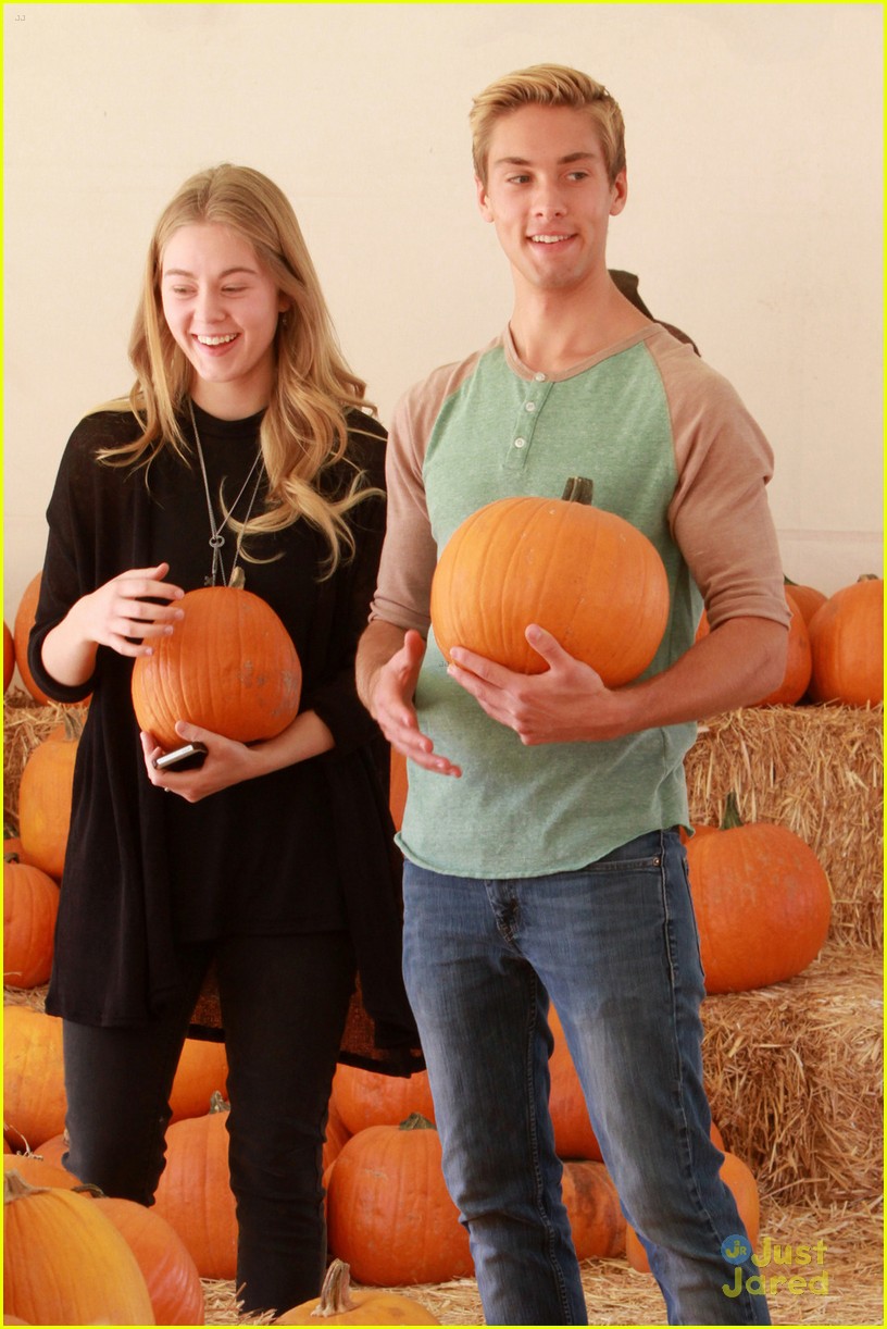 Austin North & Sister Lauren Pick Up Pumpkins | Photo 733392 - Photo ...