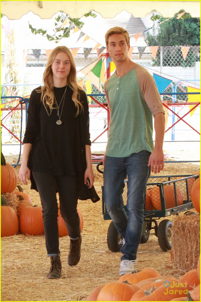 Austin North & Sister Lauren Pick Up Pumpkins | Photo 733395 - Photo ...