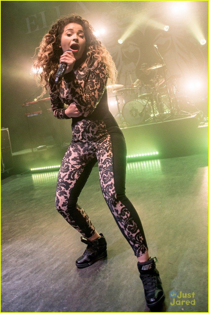 Singer Ella Eyre Says Nothing Is Like Playing Your Hometown | Photo ...