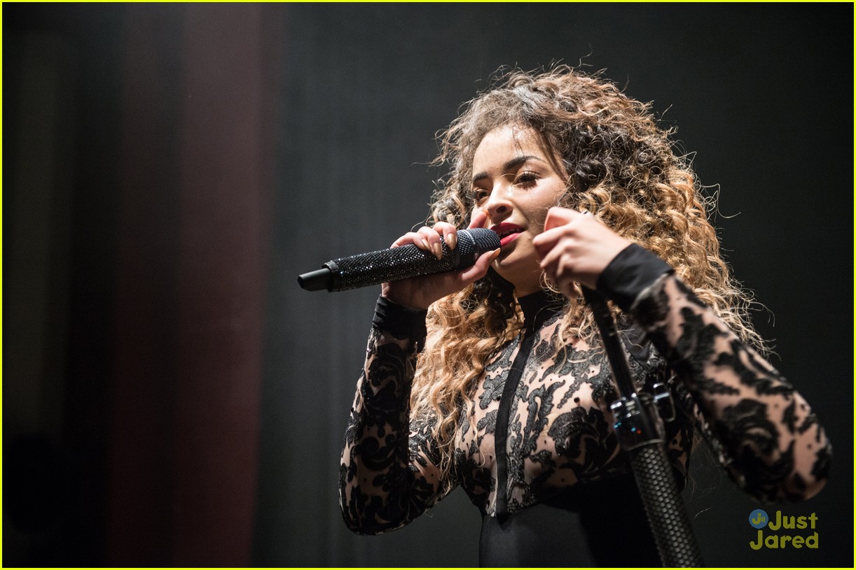 Singer Ella Eyre Says Nothing Is Like Playing Your Hometown | Photo ...