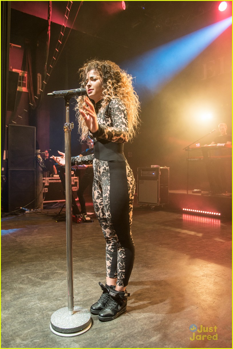 Singer Ella Eyre Says Nothing Is Like Playing Your Hometown | Photo ...
