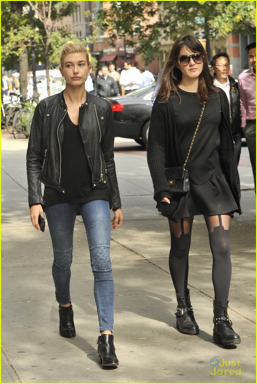 Hailey Baldwin Doesn't Have a Halloween Costume Yet! | Photo 735546 ...