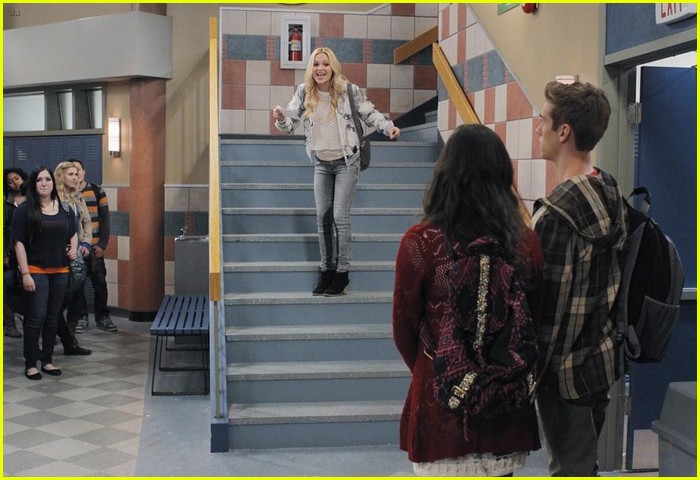 Logan & Lindy Have A Pumpkin Fight in 'I Didn't Do It' Halloween ...