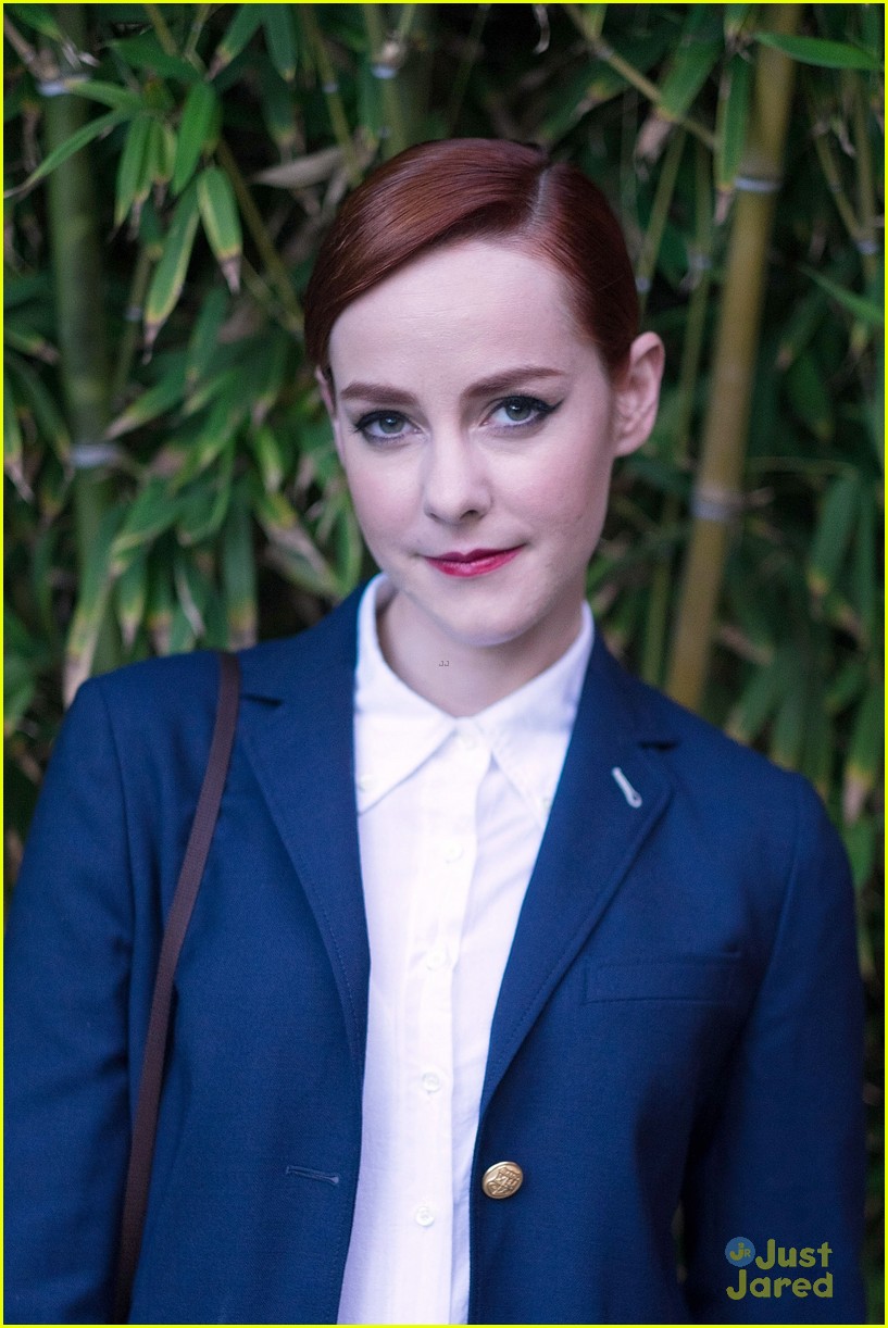 Jena Malone Wears Two Great & Totally Different Looks in One Night ...