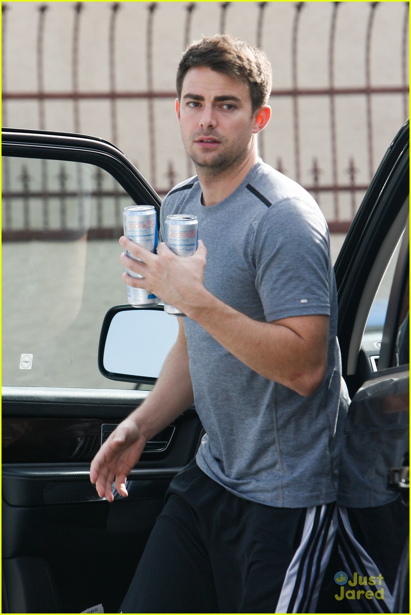 Jonathan Bennett & Peta Murgatroyd Had A 'Lady & The Tramp' Moment & It ...