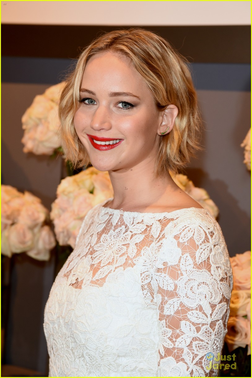 Jennifer Lawrence Keeps It White & Lacy at Elle Women in Hollywood ...