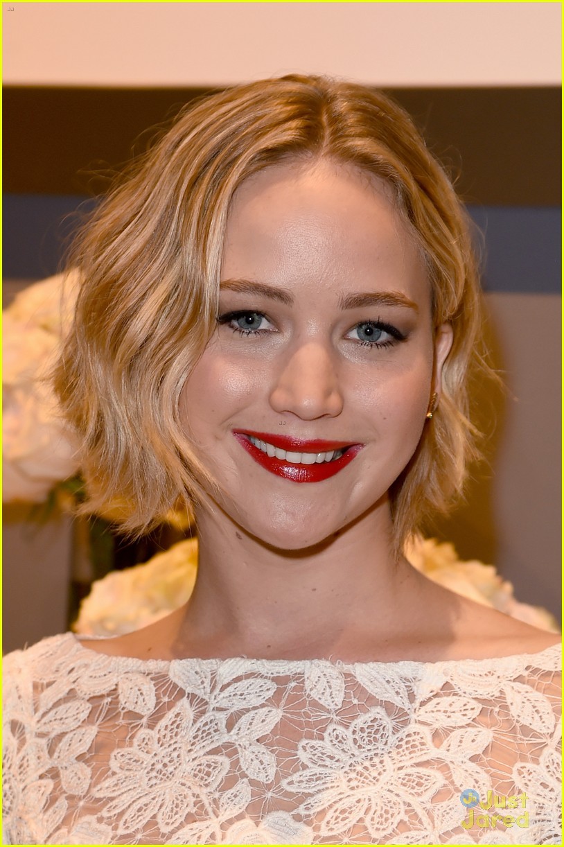 Jennifer Lawrence Keeps It White & Lacy at Elle Women in Hollywood ...