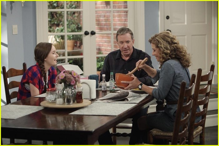 Molly Ephraim's Mandy on 'Last Man Standing' Is Our New Fashion Crush ...