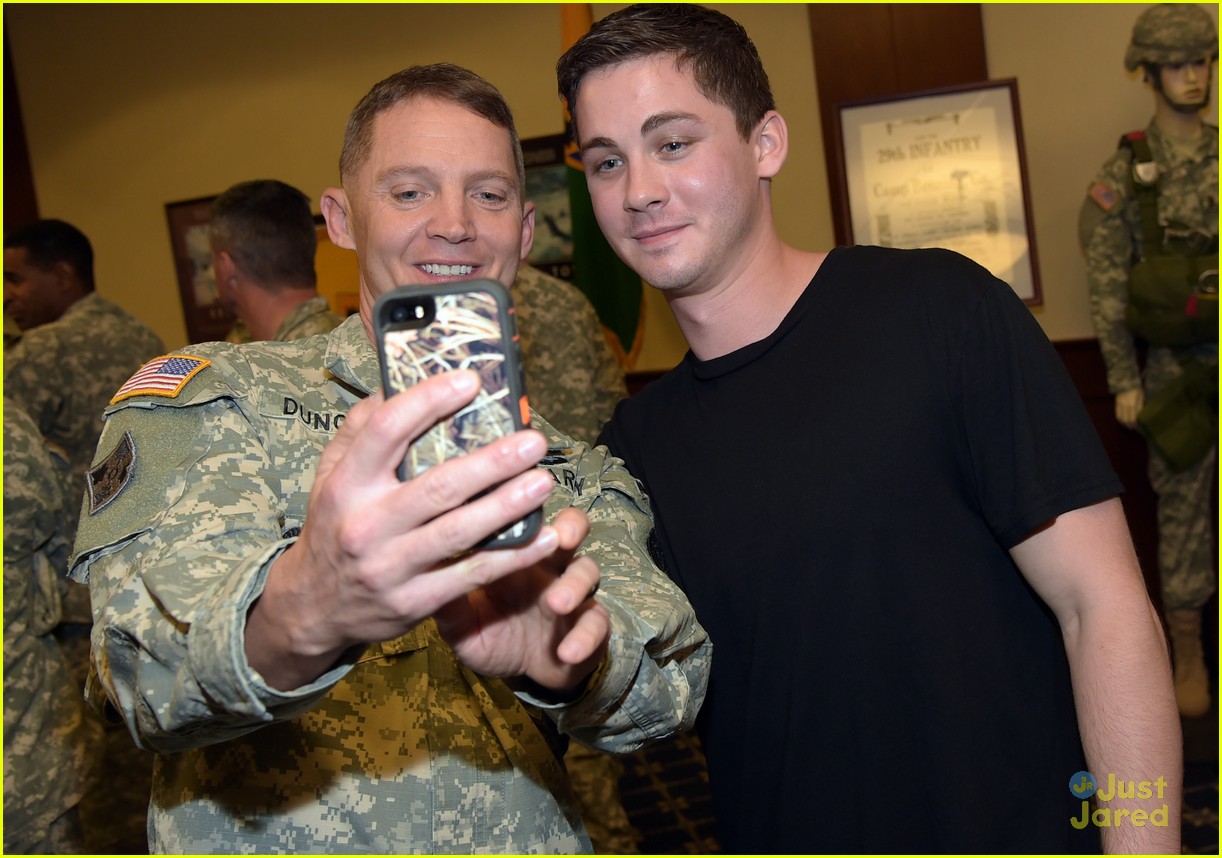 Logan Lerman Visits Fort Benning With 'Fury' Family | Photo 731459 ...