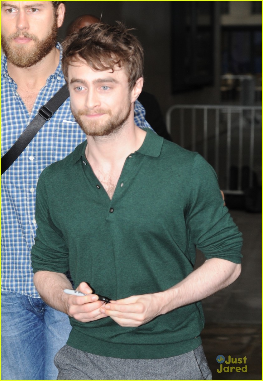 Daniel Radcliffe Says Doing Job He Adores Removes Layer of Stress From ...