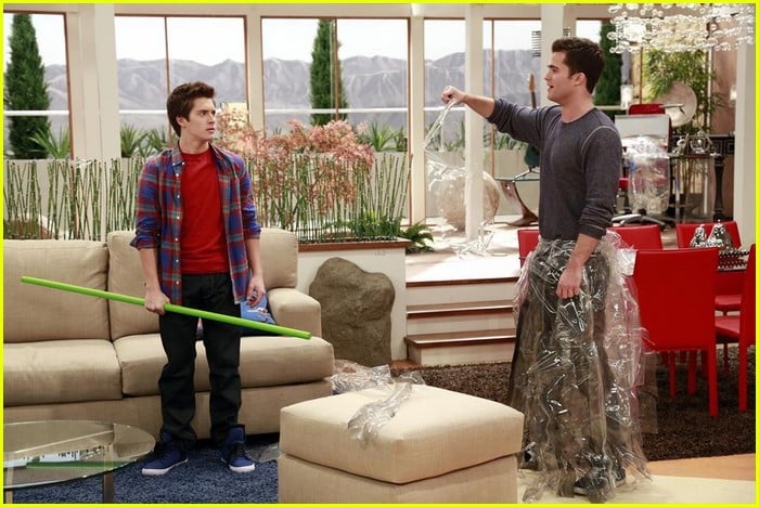 It's Brother Versus Brother On 'Lab Rats' Tonight! | Photo 732340 ...