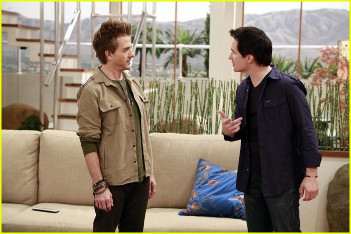 It's Brother Versus Brother On 'Lab Rats' Tonight! | Photo 732343 ...