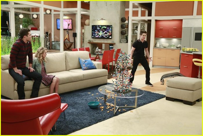 Full Sized Photo of lab rats scare fight stills 06 | Chase Flips Out At ...