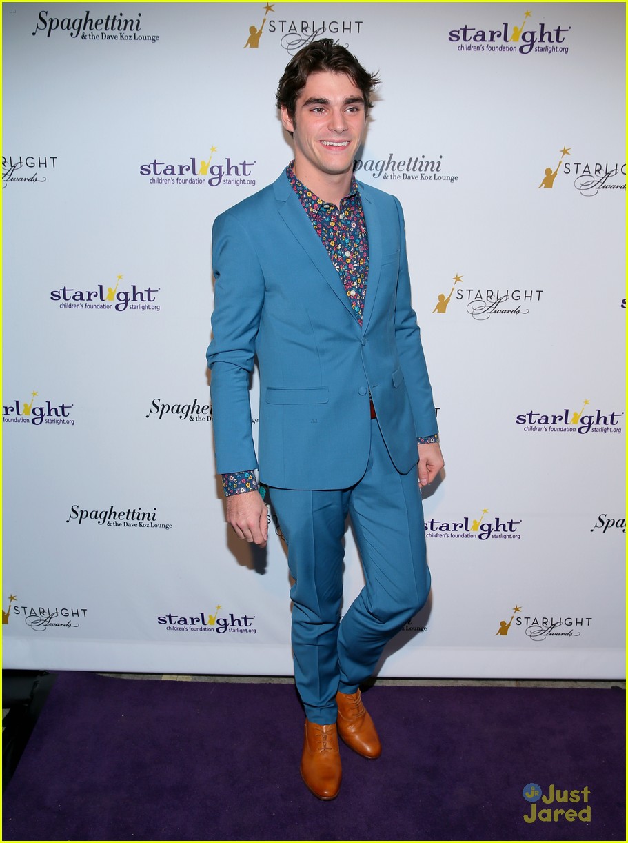 RJ Mitte Receives Starbright World Inspiration Award at Starlight ...