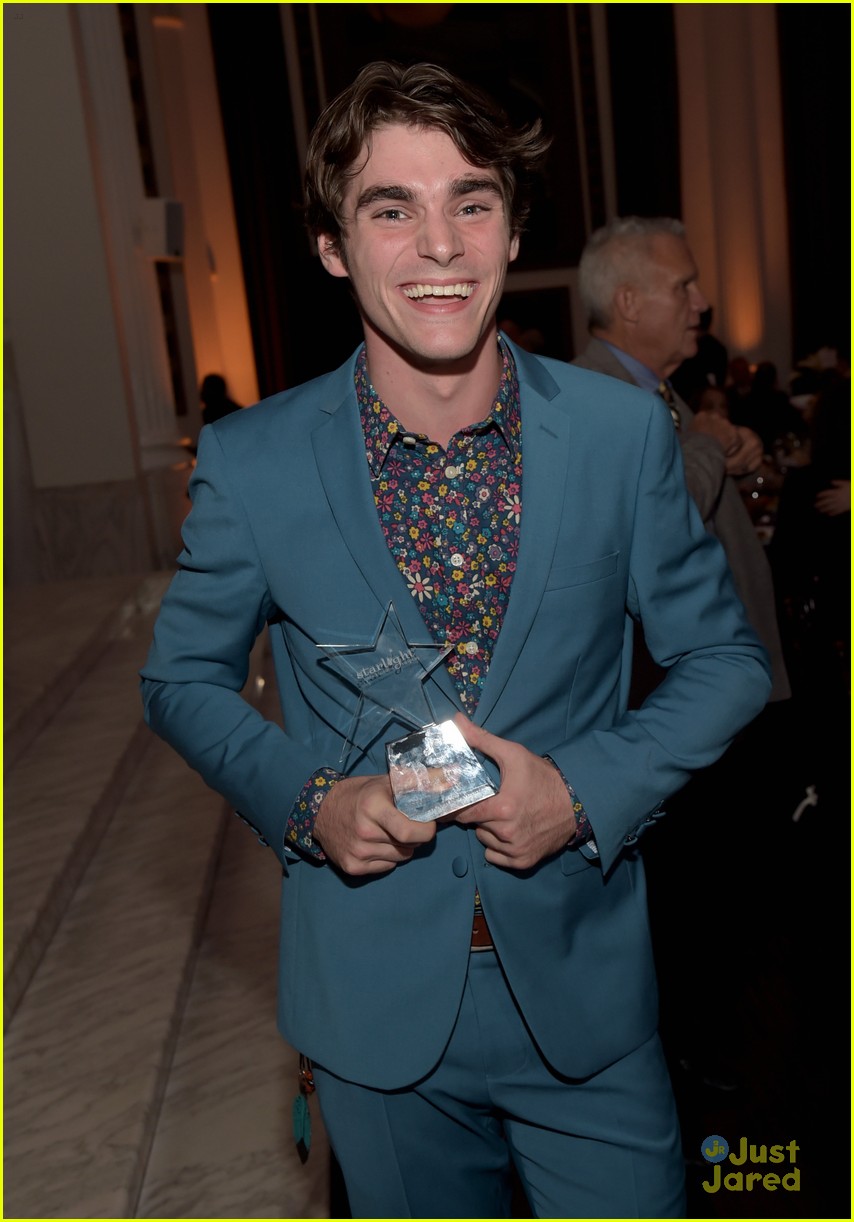 RJ Mitte Receives Starbright World Inspiration Award at Starlight ...
