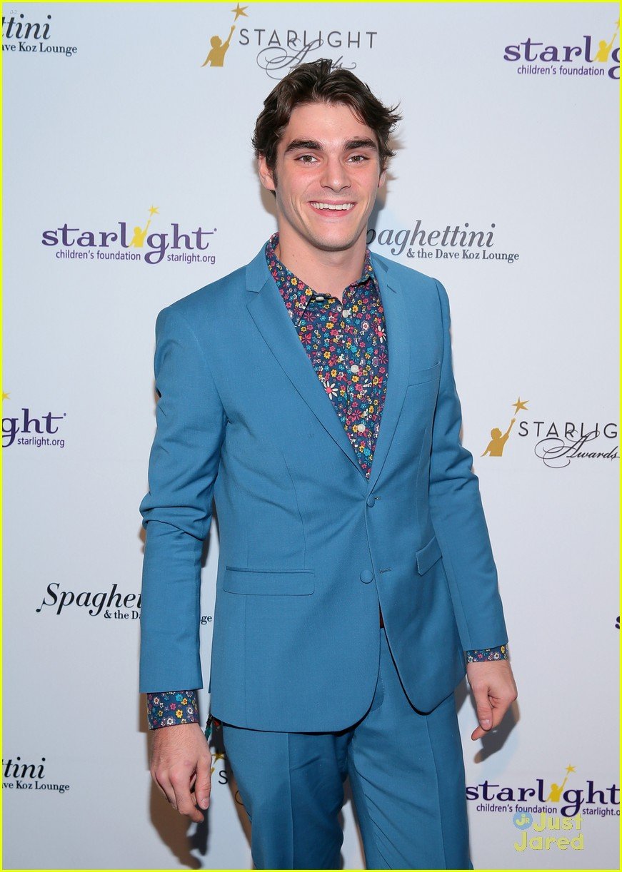 RJ Mitte Receives Starbright World Inspiration Award at Starlight ...