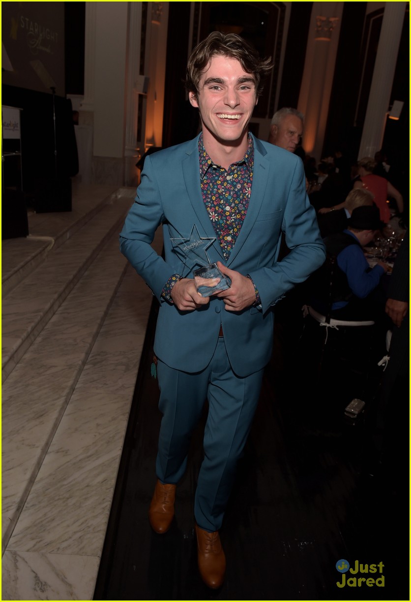 RJ Mitte Receives Starbright World Inspiration Award at Starlight ...