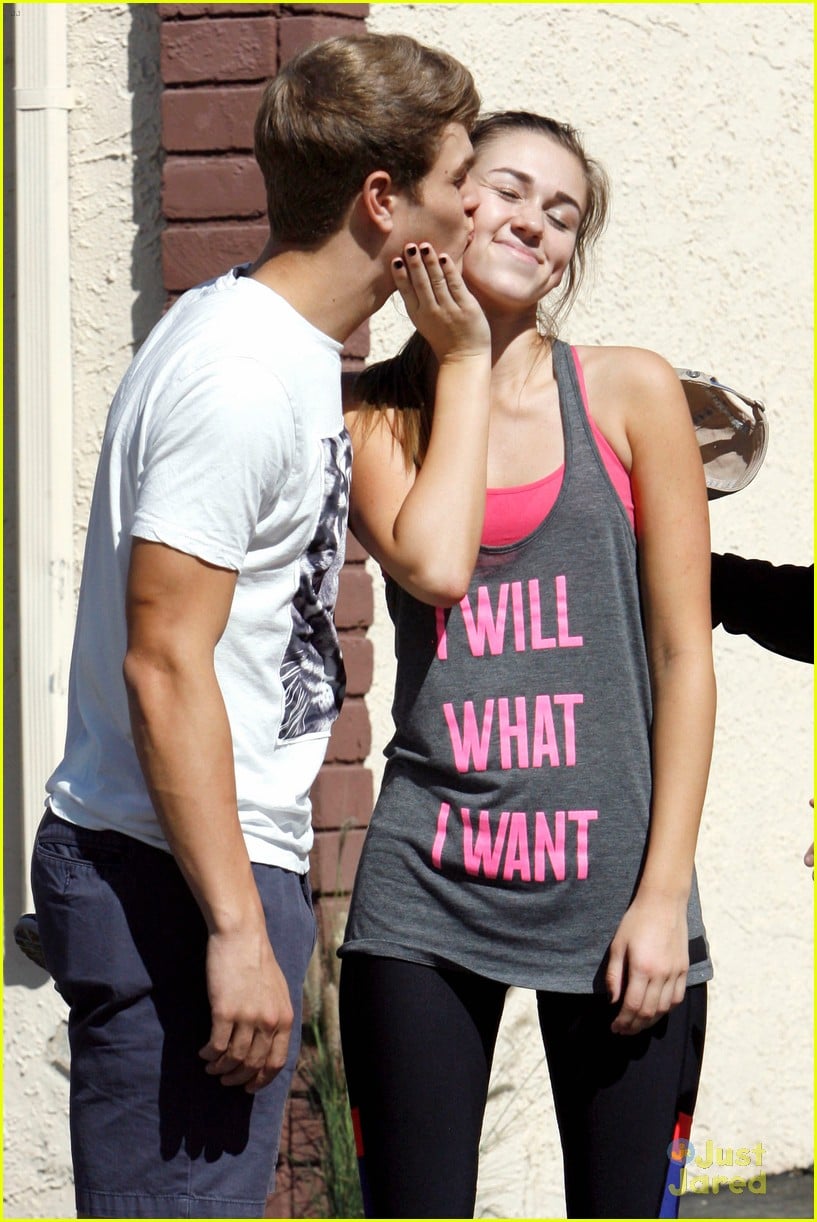 Sadie Robertson s Boyfriend Blake Coward Gives Her A Kiss After DWTS Practice See The Cute sadie-robertson-s-boyfriend-blake-coward-gives-her-a-kiss-after-dwts-practice-see-the-cute