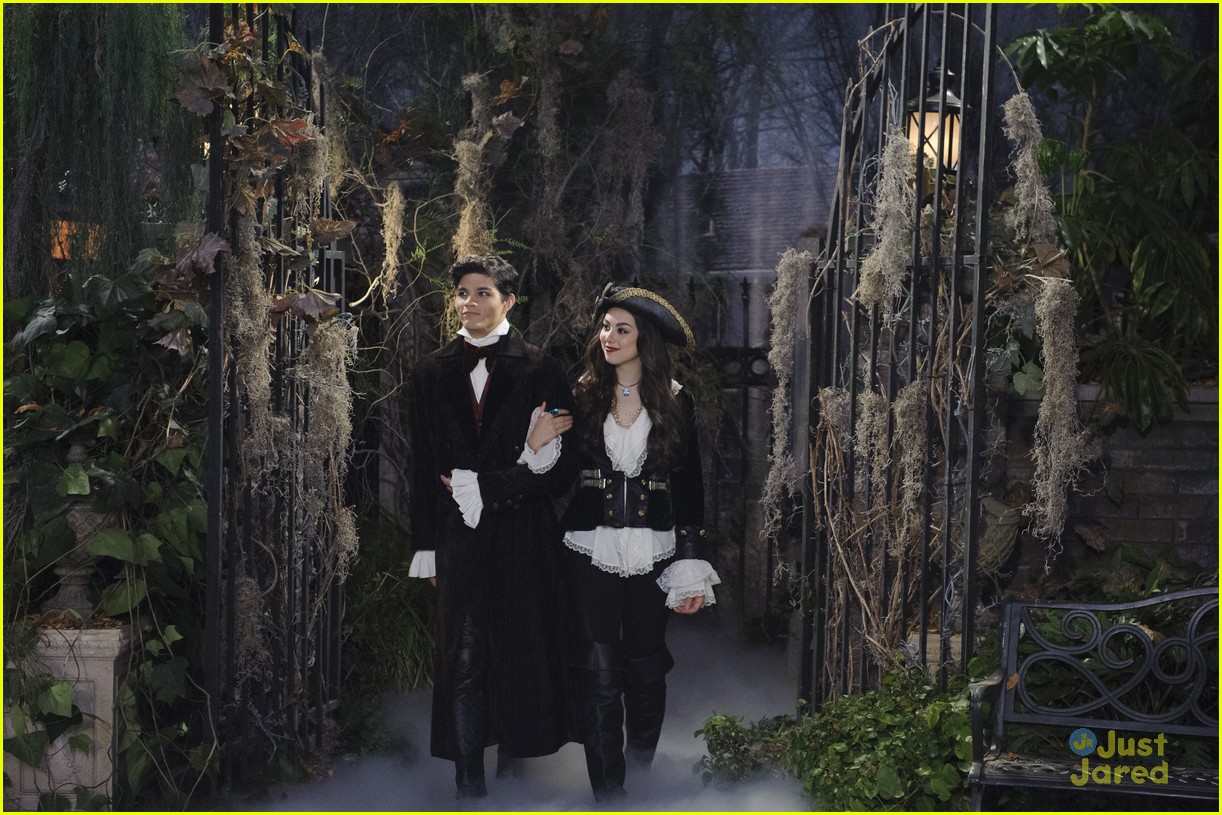 Get A Sneak Peek From 'The Haunted Thundermans' Halloween Crossover ...