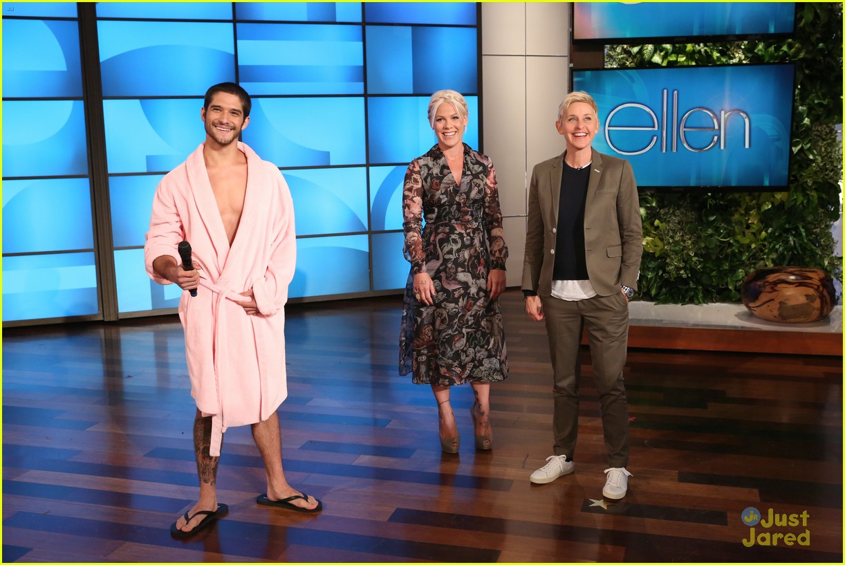 Tyler Posey Goes Shirtless in Just His Underwear for Ellen's Dunk Tank ...