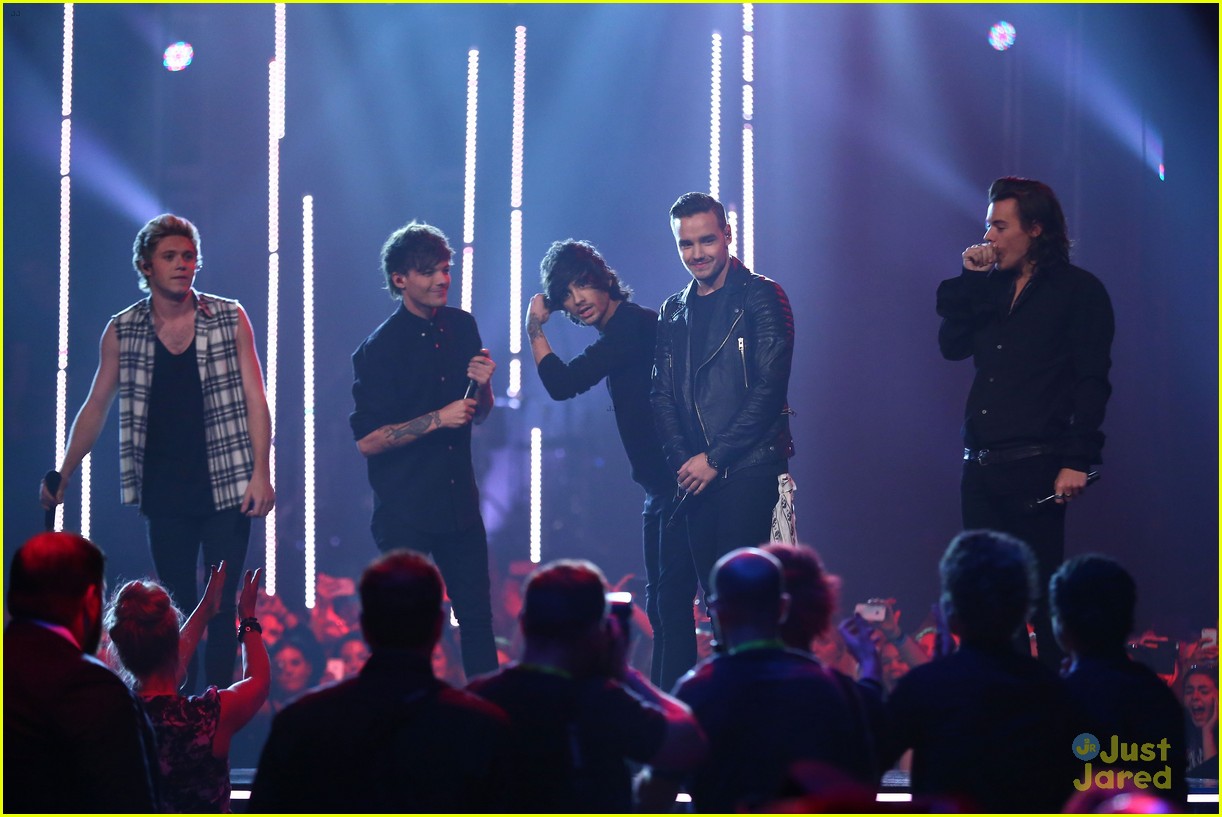 Zayn Malik Shows Off Healthy Head of Hair for One Direction's ARIA ...