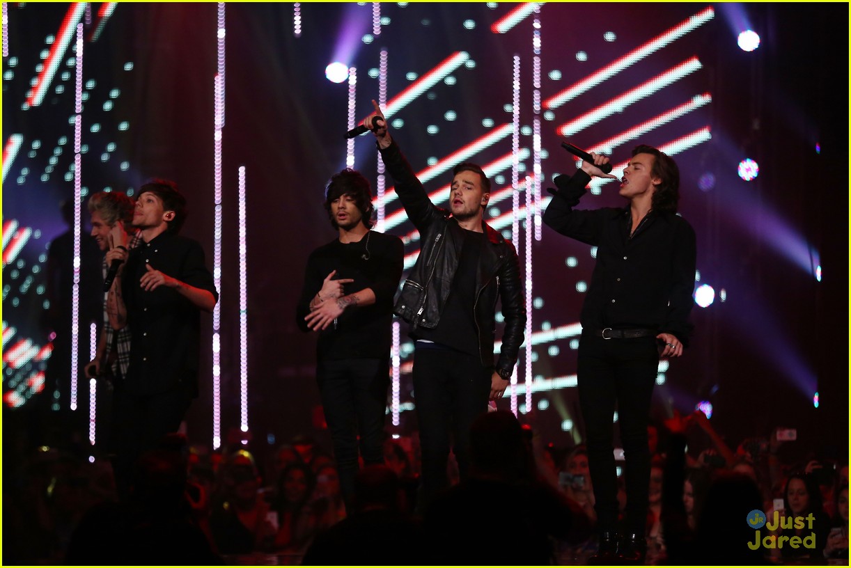 Zayn Malik Shows Off Healthy Head of Hair for One Direction's ARIA ...