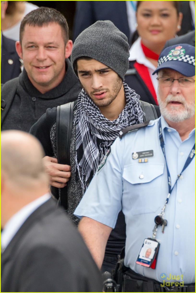 Harry Styles & Zayn Malik Land in Sydney After Reportedly Splitting ...