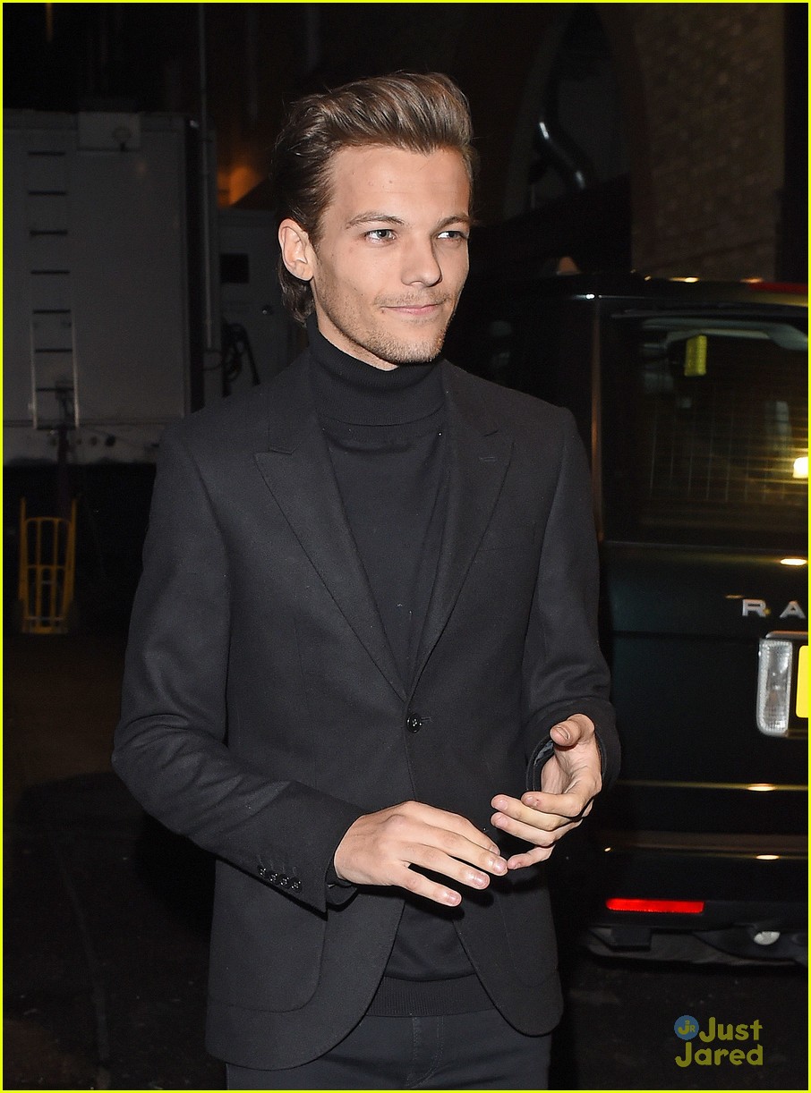 One Direction & Ed Sheeran Meet Prince William At Royal Variety ...