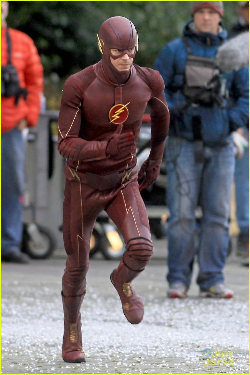 Full Sized Photo Of Andy Meintus Grant Gustin Pied Piper Flash Set 09