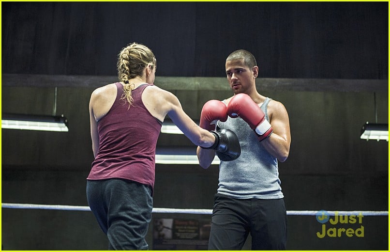 Full Sized Photo of laurel boxing new arrow tonight stills 05 | Is Ted ...