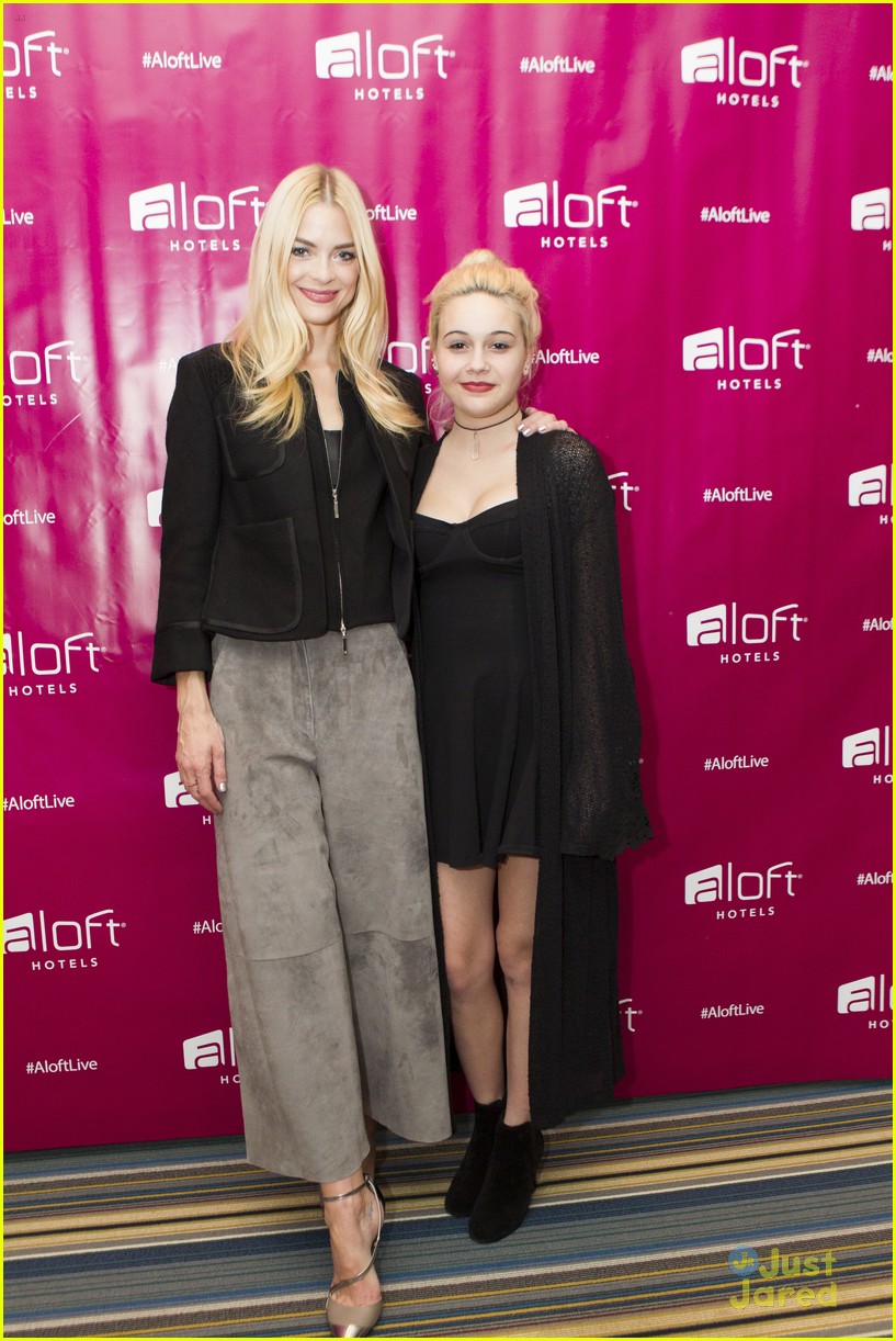 Bea Miller Proposed to 5SOS's Luke Hemmings - And He Said Yes! | Photo ...