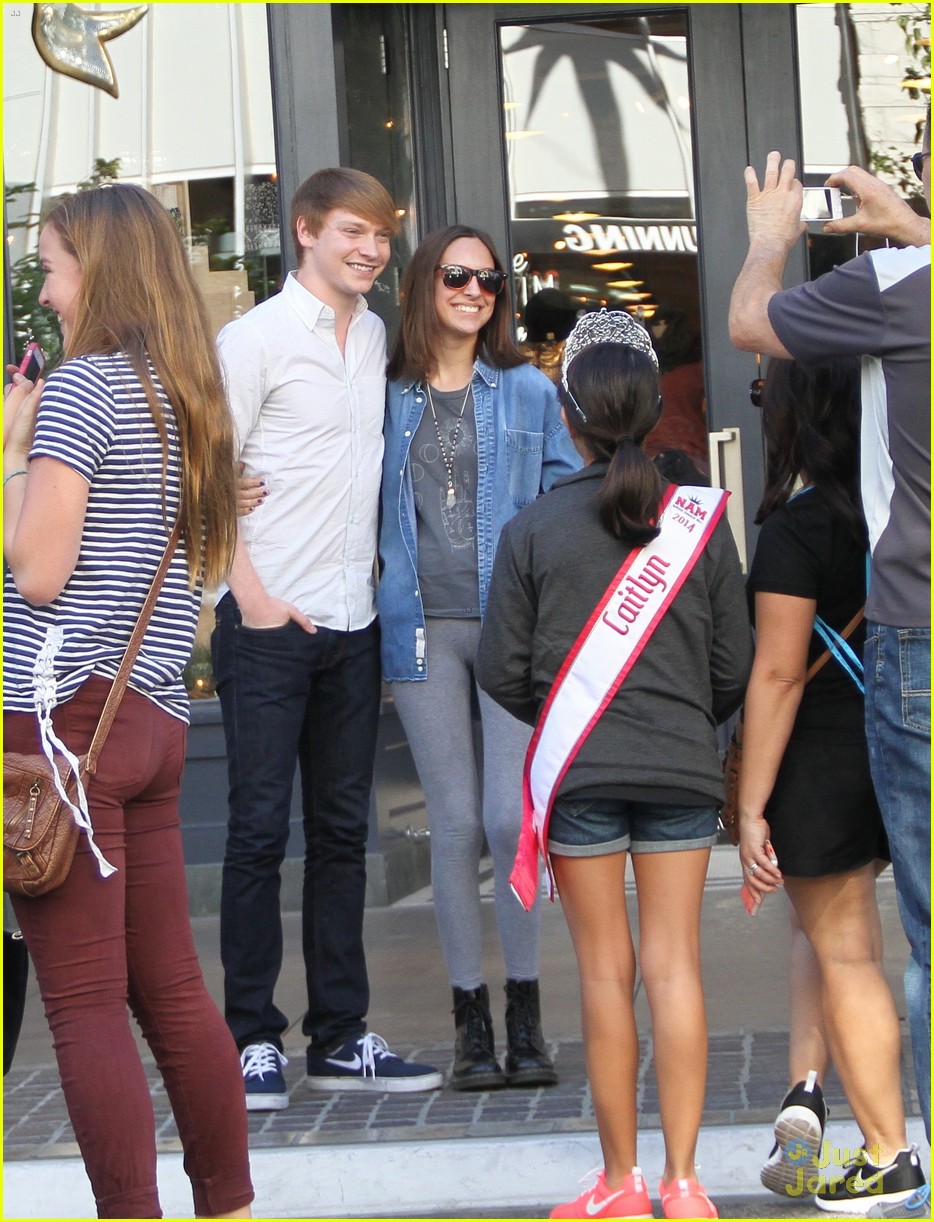 Calum Worthy Meets Fan After Amazing 'Austin & Ally' Season Finale ...