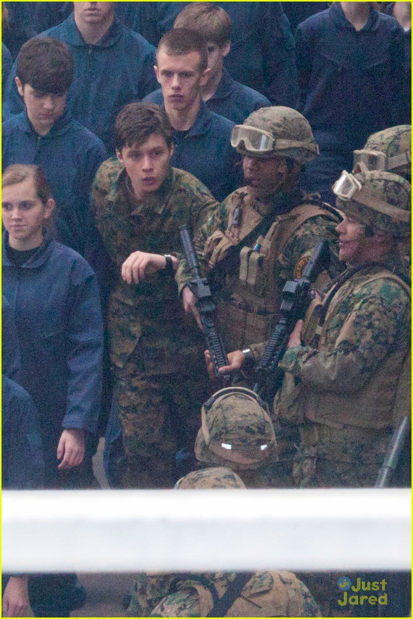 Chloe Moretz & Nick Robinson Get to Work on 'The 5th Wave' | Photo ...
