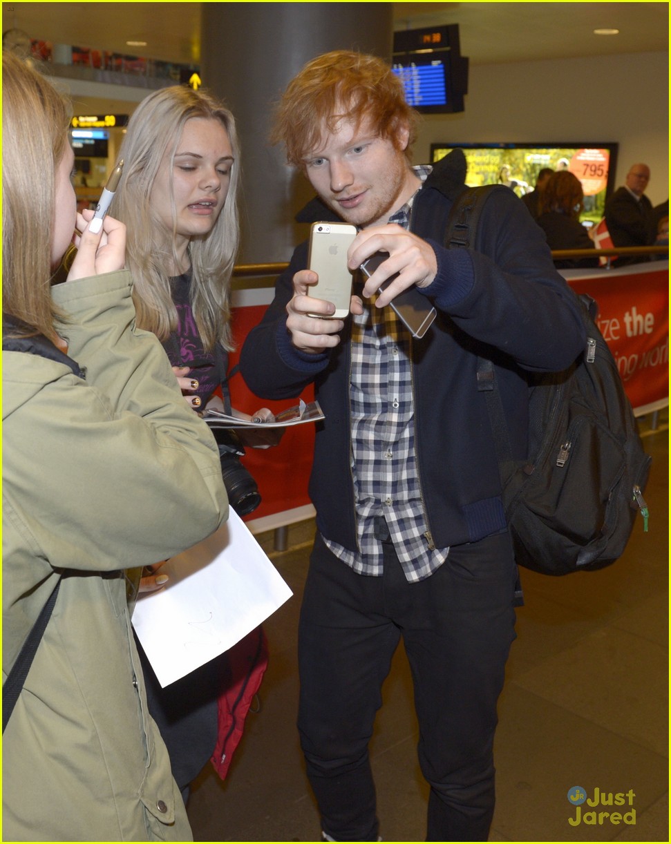 Ed Sheeran Arrives in Copenhagen After His New One Direction Song '18 ...