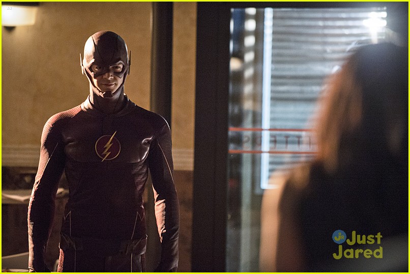 Full Sized Photo of the flash plastique stills 05 | Barry Allen & Cisco ...