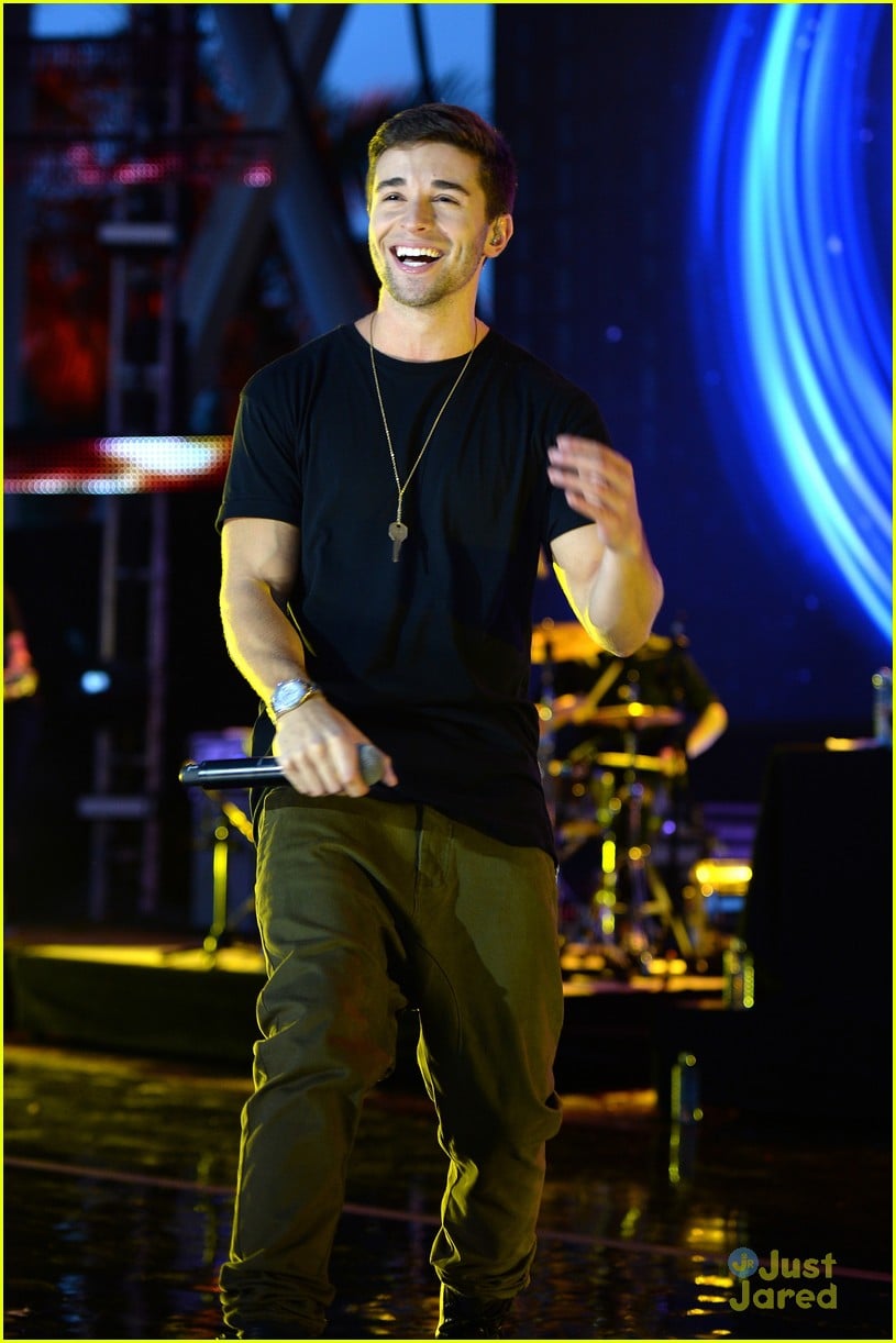 Jake Miller Kicks Off MTV EMA Show in Miami - See All The Pics! | Photo ...