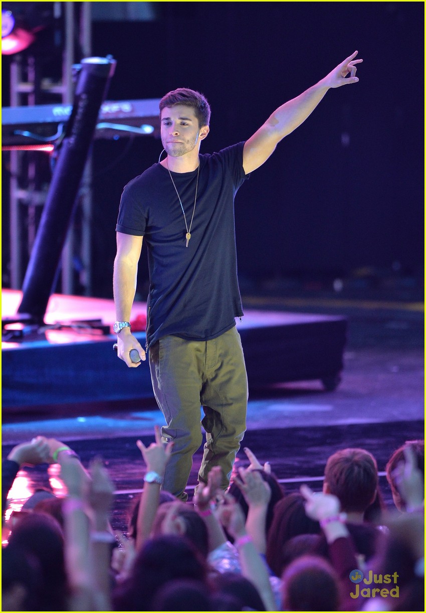Jake Miller Kicks Off MTV EMA Show in Miami - See All The Pics! | Photo ...
