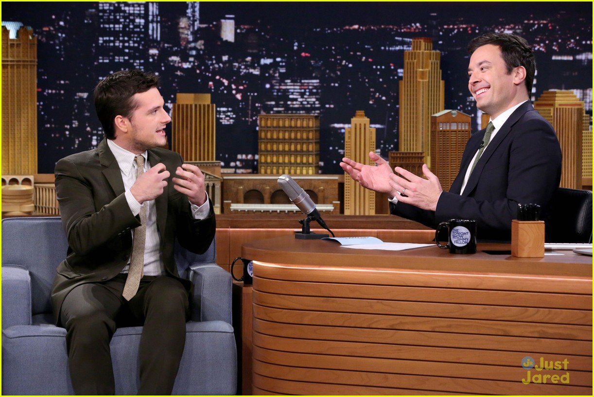 Josh Hutcherson Answers Twitter Questions on 'Fallon' | Photo 742537 ...