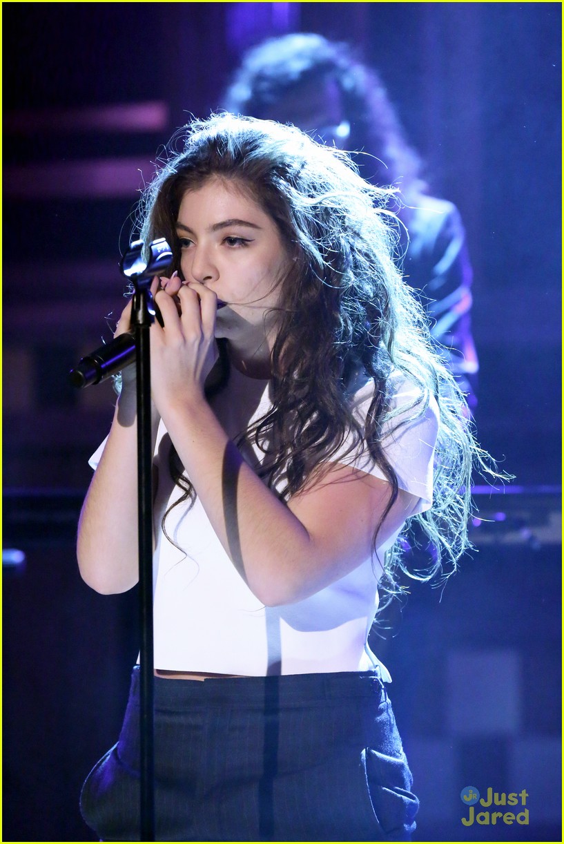 Lorde Pretended to Be Taylor Swift's Manager Once - Watch Here! | Photo ...