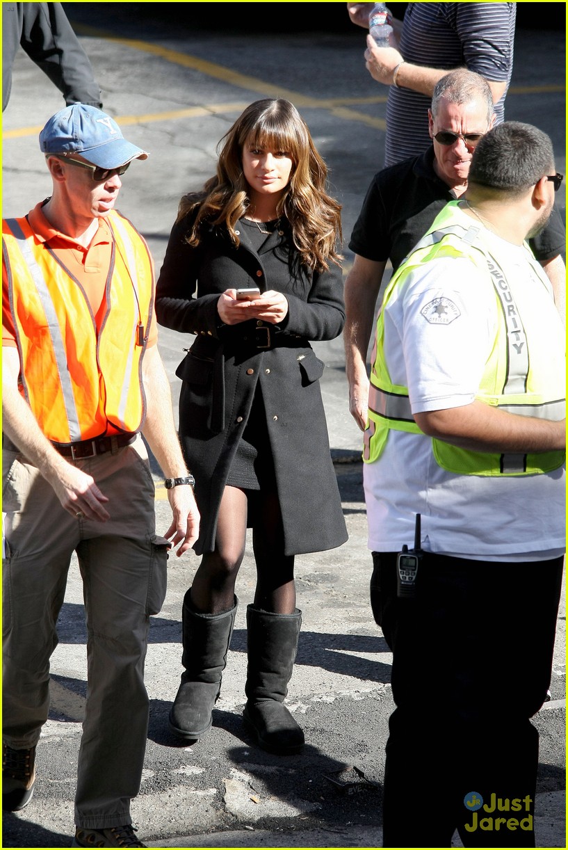 Lea Michele Catches Up with Dad Marc on 'Glee' Set | Photo 744010 ...