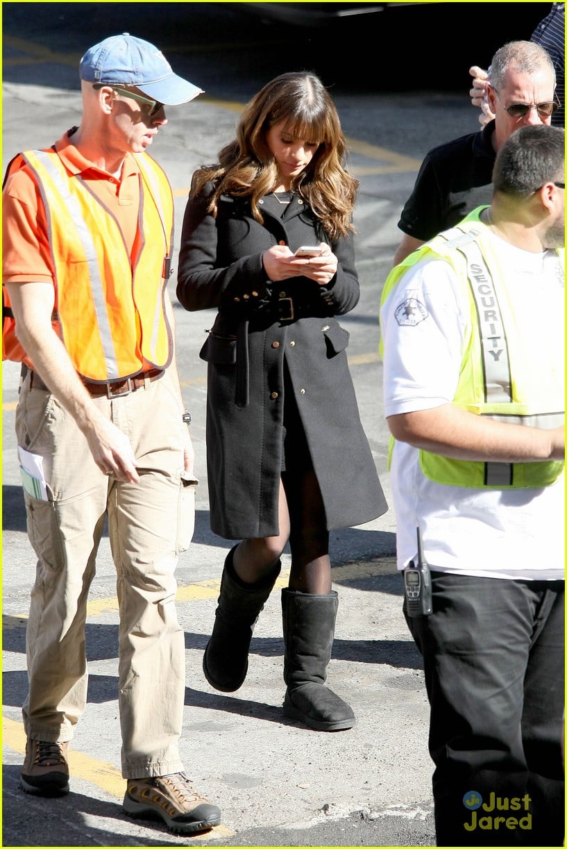 Lea Michele Catches Up with Dad Marc on 'Glee' Set | Photo 744024 ...