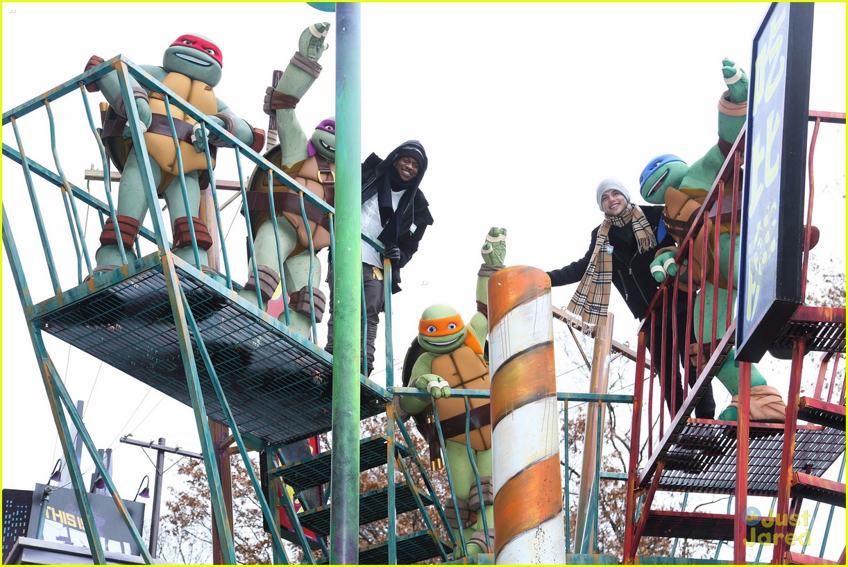 MKTO & Becky G Hang With Nickelodeon at Macy's Thanksgiving Day Parade 2014 | Photo 747850 ...