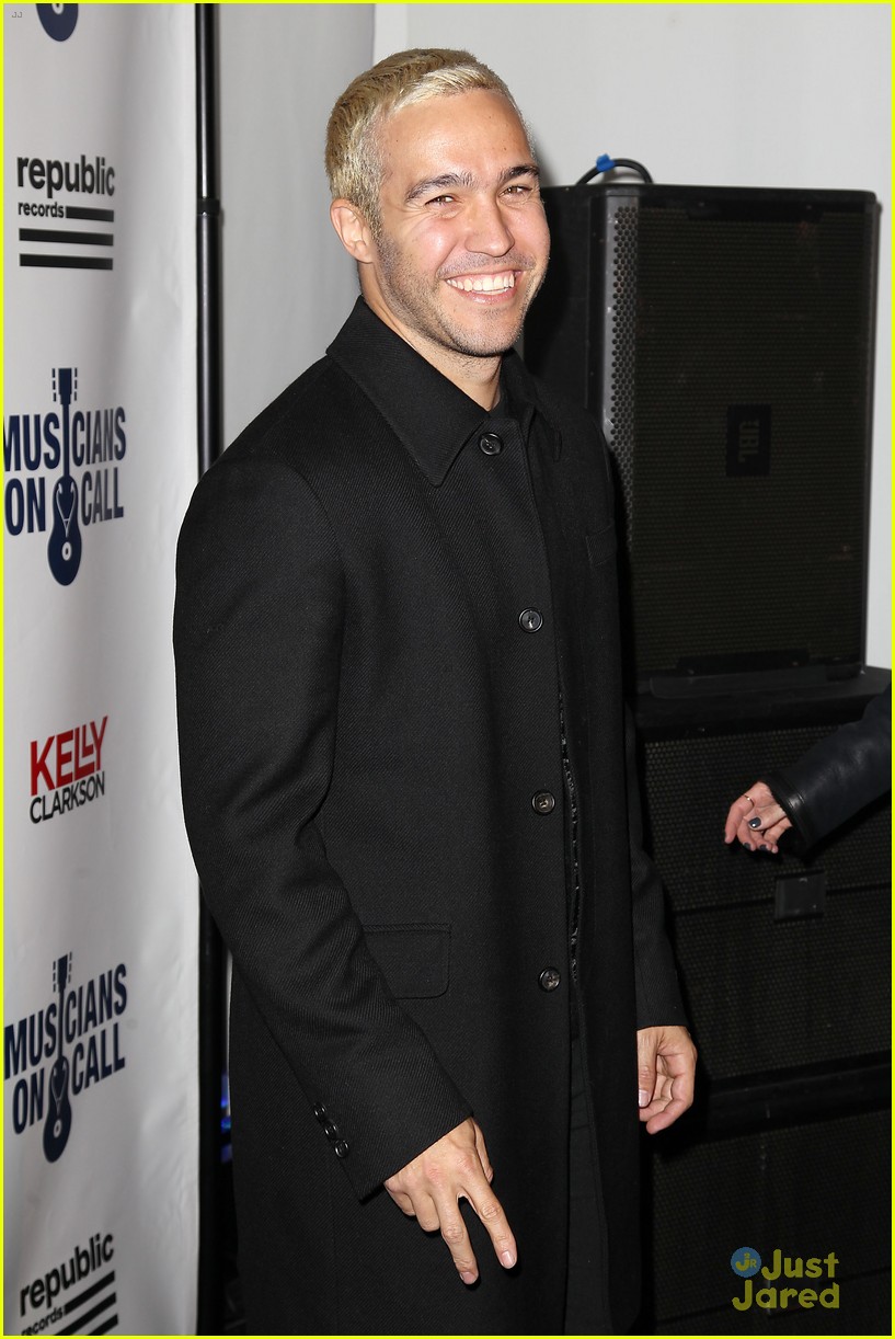 Nick Jonas & Shawn Mendes Perform for a Good Cause in NYC! | Photo ...